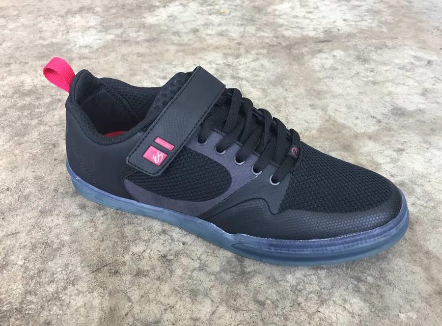 ES Accel Plus Everstitch (blk/blu) Shoes Mens at Cal Surf