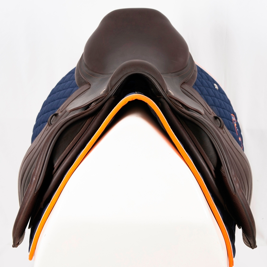 CWD 17.5 CWD SE01 Saddle Medium Tree 2018 Jumping Close-Contact at ...