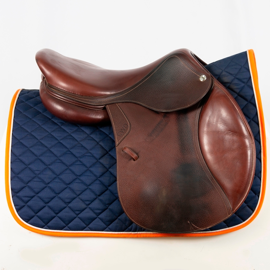 CWD 17.5 IN CWD SE01 Saddle Medium Tree 2019 Jumping Close-Contact at ...