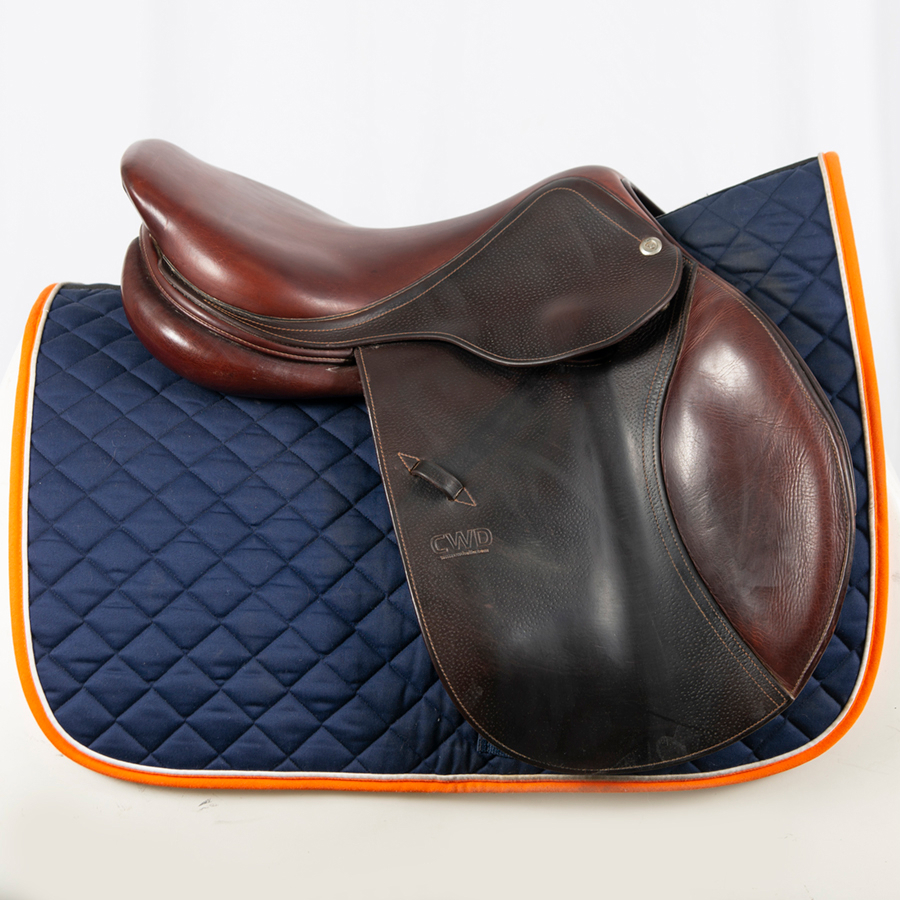 CWD 17 IN CWD SE02 Saddle Medium Tree 2016 Jumping Close-Contact at Chagrin Saddlery Main