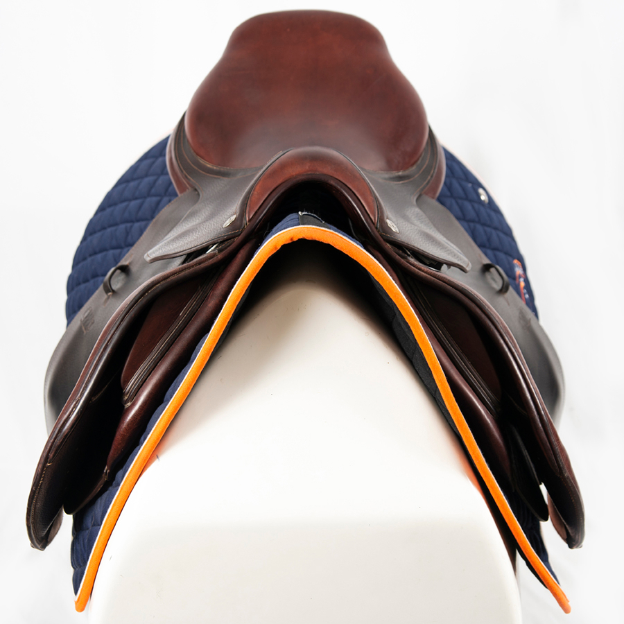 CWD 17 IN CWD SE02 Saddle Medium Tree 2016 Jumping Close-Contact at Chagrin Saddlery Main