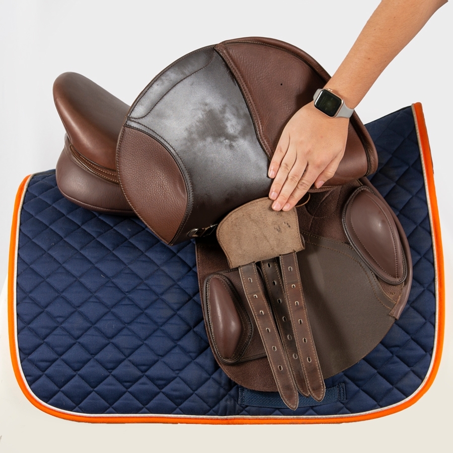 Bates Saddles 17 IN Bates Elevation Deep Seat + Hart Saddle Medium Tree ...