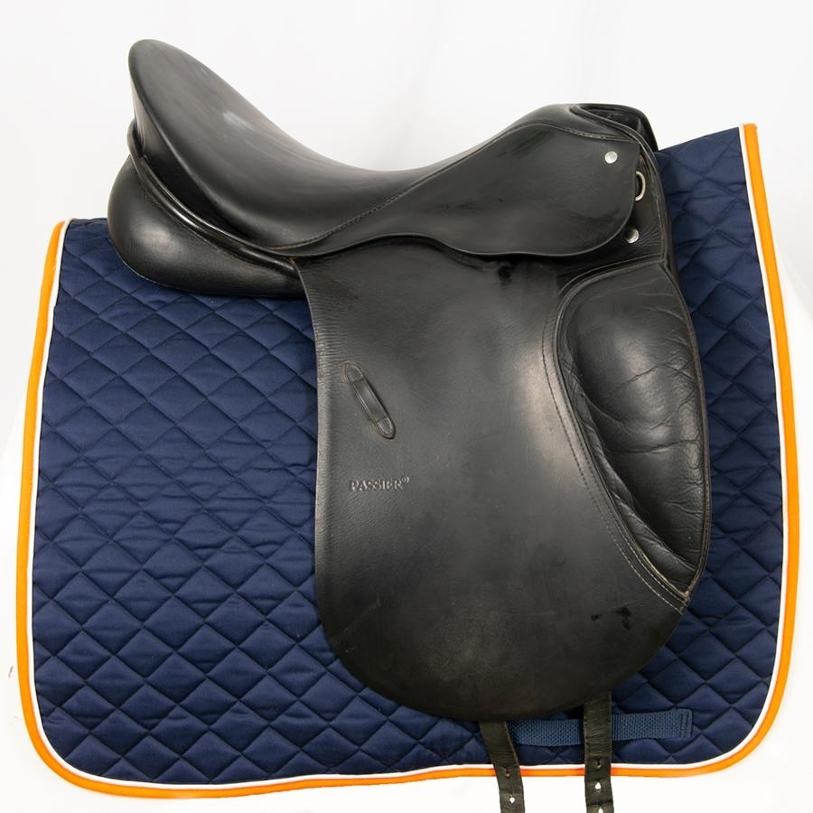 Passier 17.5 IN Passier Hubertus Smith Saddle Medium Tree Dressage at ...