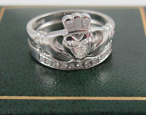Fado Jewelry Claddagh Ring with Diamond (Combined) Jewelry Rings at ...