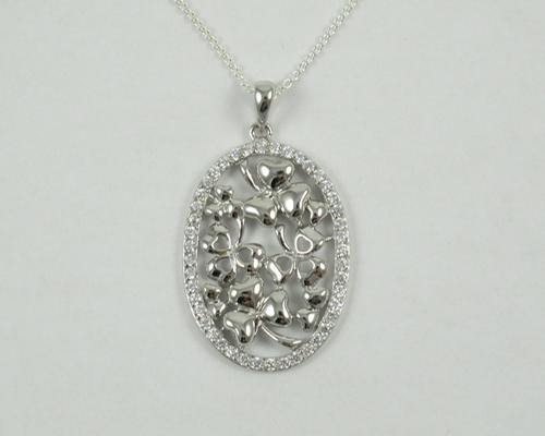 Fado Jewelry Oval Shamrock Pendant Jewelry Pendants Necklaces at Irish ...
