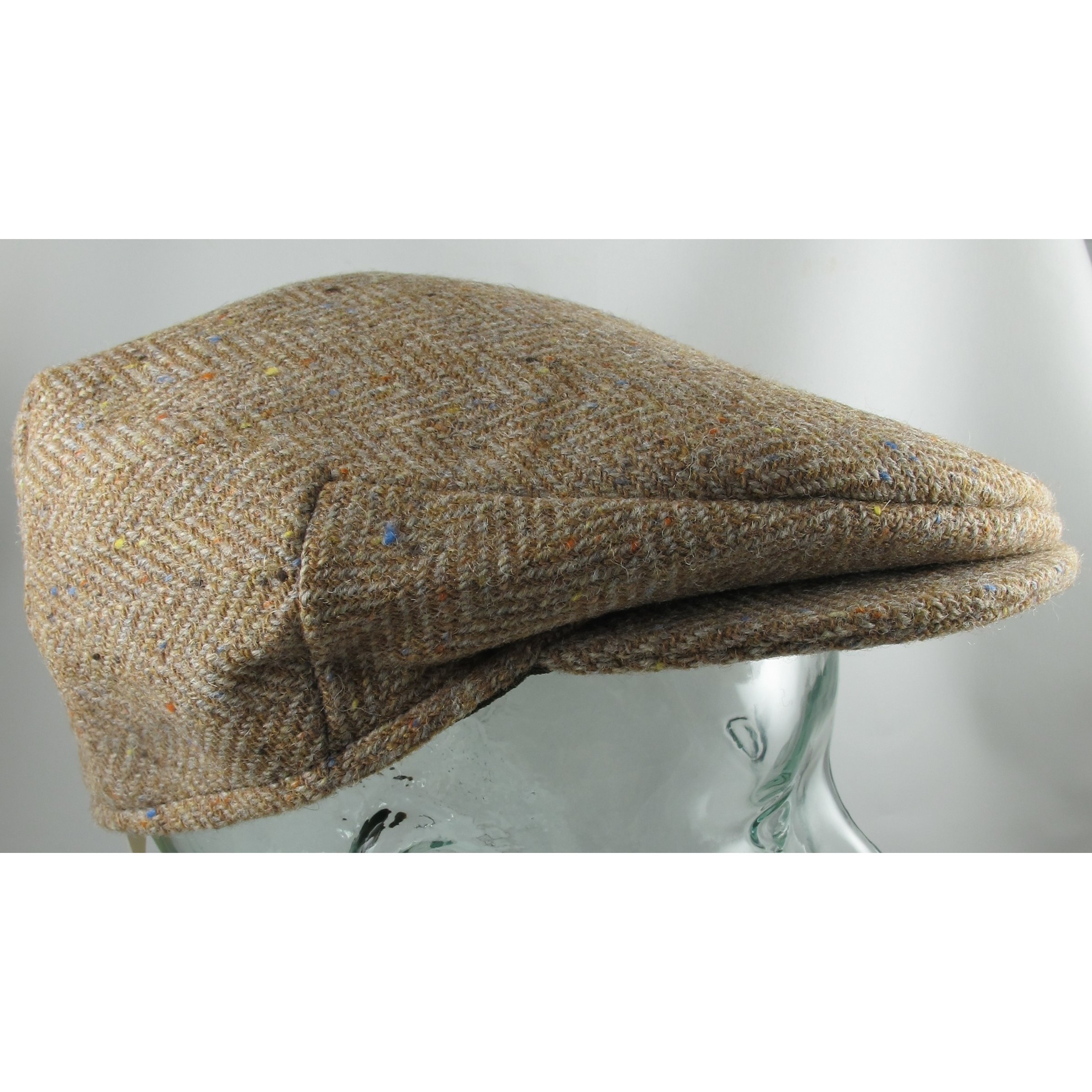 Hanna Hats Irish Vintage Cap (Sand Herringbone Tweed) Clothing Caps ...
