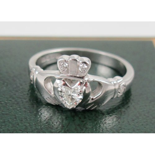 Fado Jewelry Claddagh Ring with Diamond (Combined) Jewelry Rings at ...