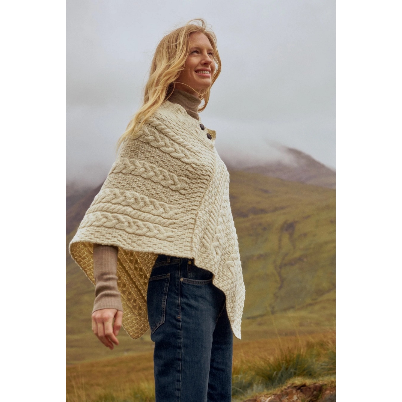 Aran Woollen Mills Irish Buttoned Poncho (White) Clothing Capes Shawls ...