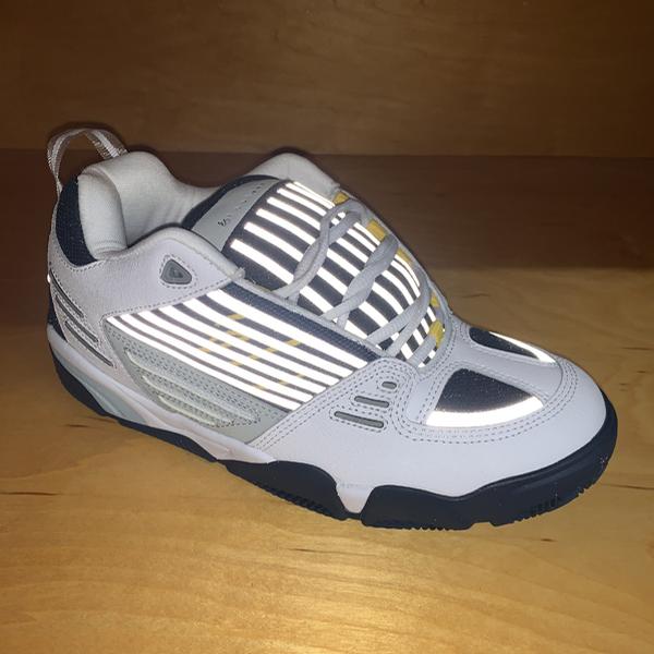 Es Omega (White / Navy) Footwear Adult at Westside Tarpon