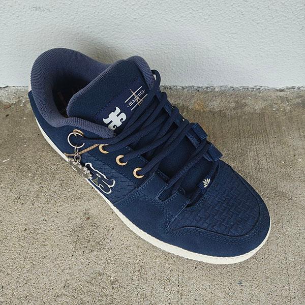 iPath Cricket x Magenta Adult at Westside Tarpon